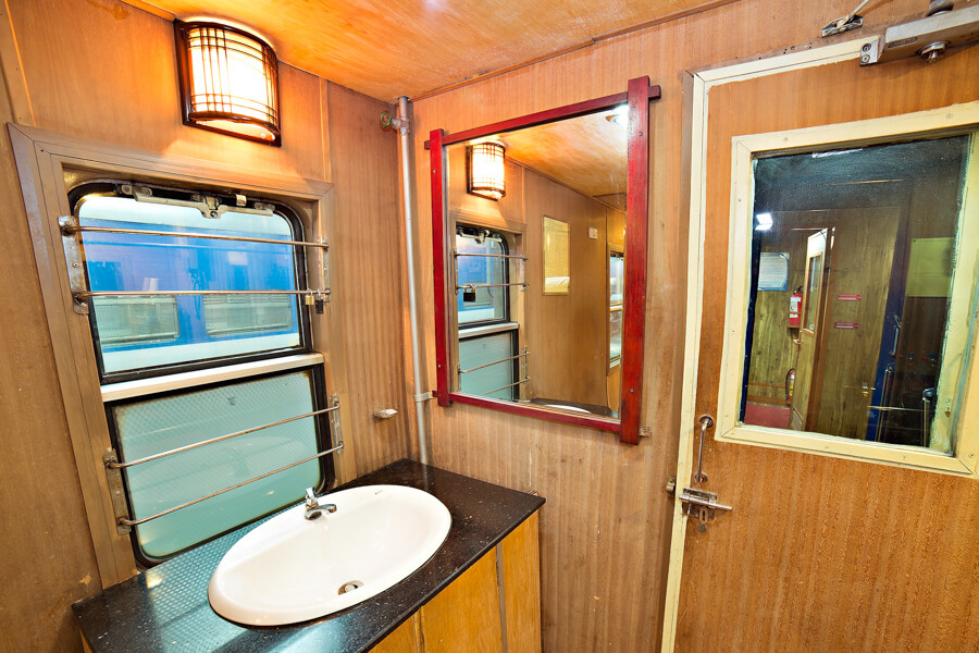 King Express train Sapa to Hanoi | A21 Tours